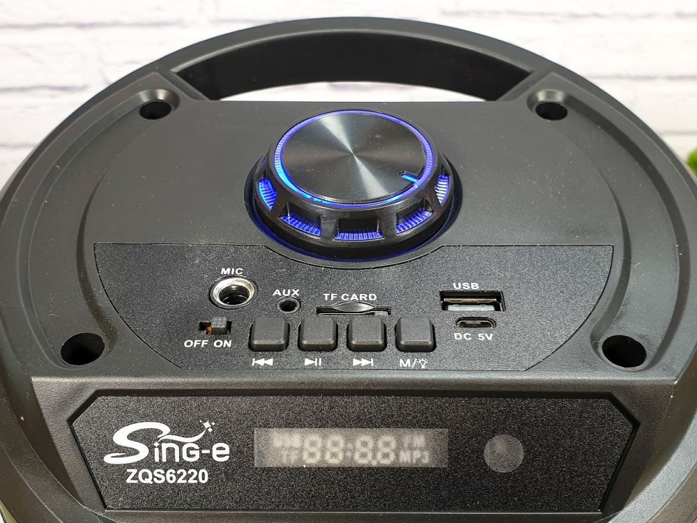 اسپیکر بلوتوثی قابل حمل مدل ZQS-6220 – فروشگاه پرشین پارتی باکس